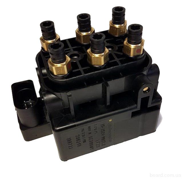 Блок клапанов пневмоподвески Audi Q7, VW Touareg, Porsche Cayenne ...
